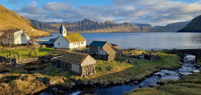 Leitisvatn • Floating Lake | Guide to Faroe Islands