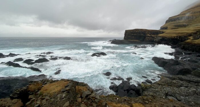 Leitisvatn • Floating Lake | Guide to Faroe Islands